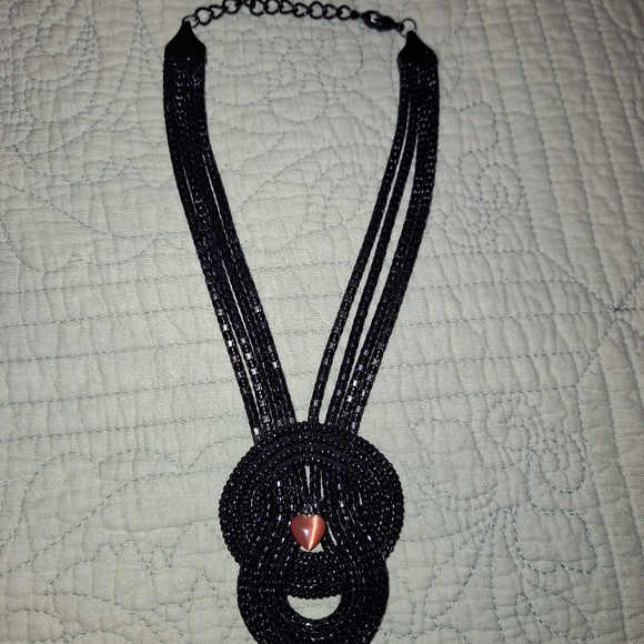 Source Unknown | Jewelry | This Beautiful Black Neckless Has A Little ...